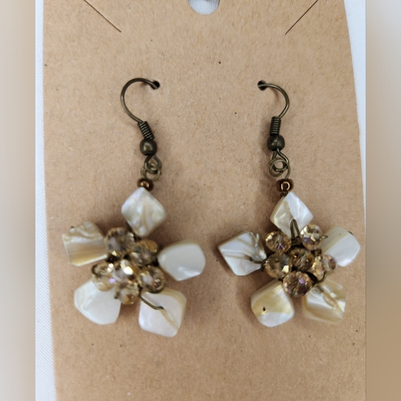 Vintage | Jewelry | Vintage White Sea Shell Flower Beaded Dangling ...